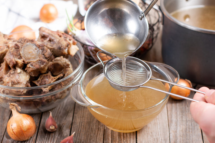 Benefits of Drinking Bone Broth for Breakfast – Dr. Kellyann